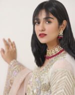 Sarah Khan Age, Wiki, Husband, Family, Biography, Instagram